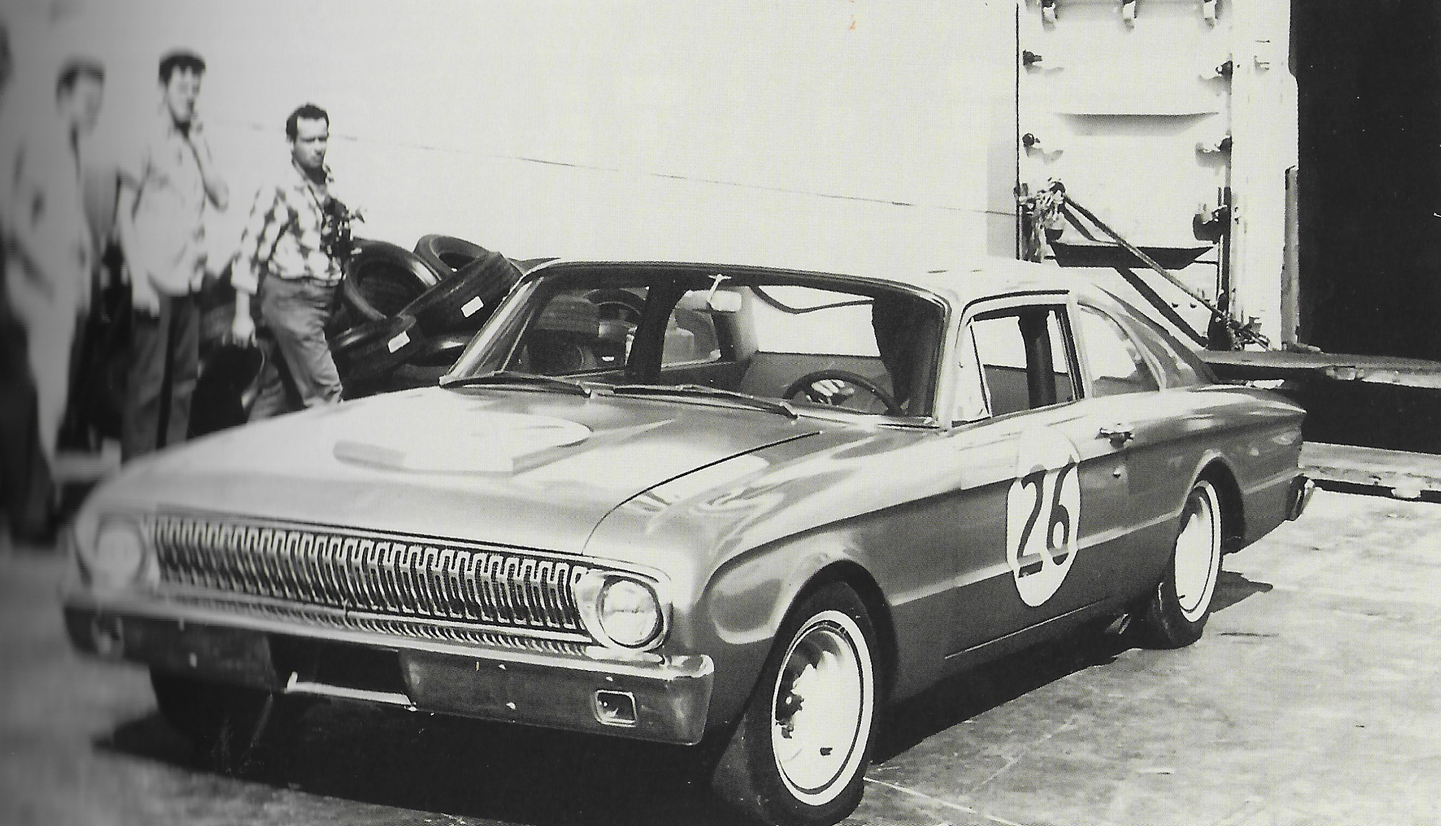 Vanderbilt Cup Races - Blog - Ford.com: Falcon vs Ferrari? Yes!- The ...